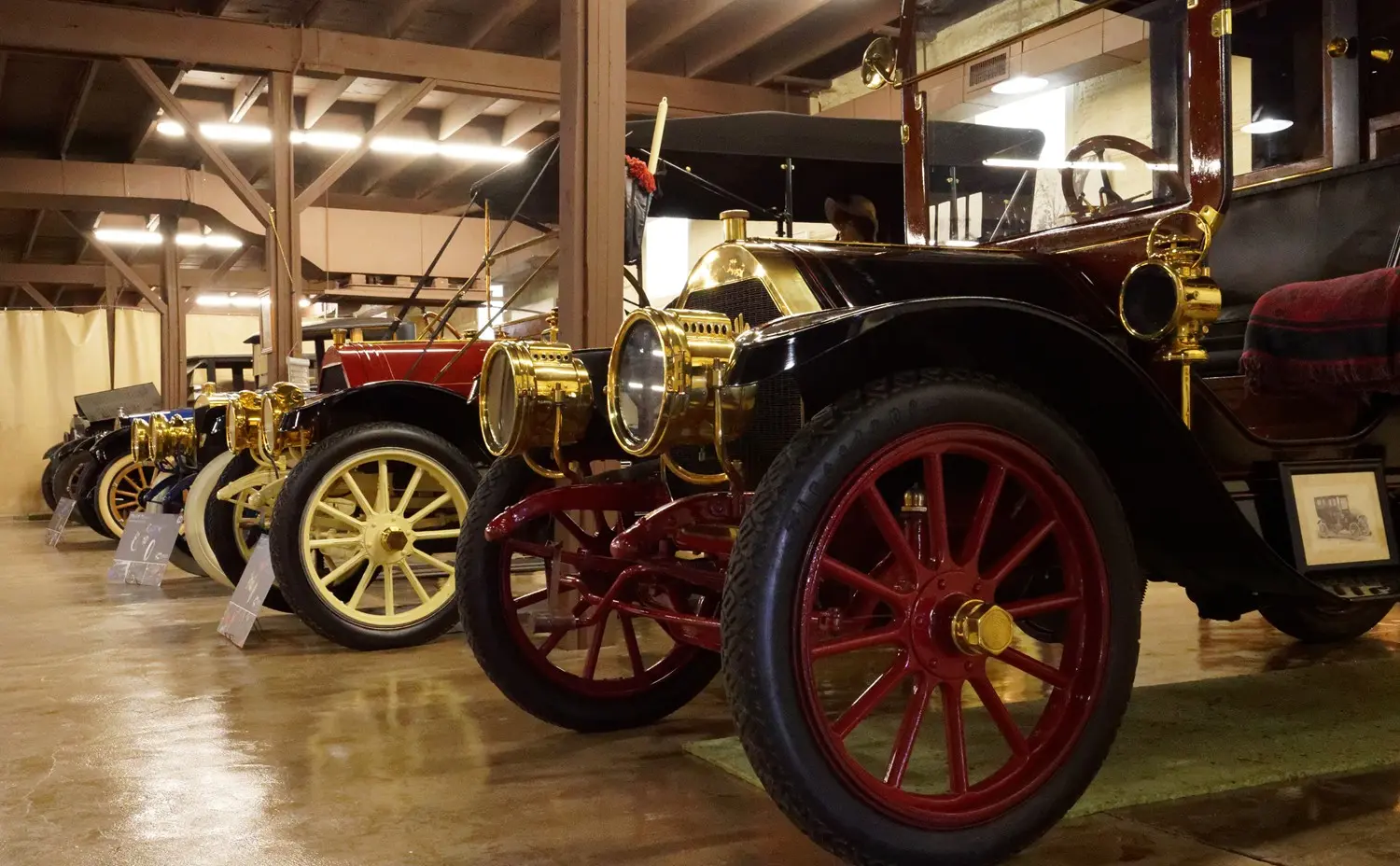 Mitchell Motor Cars: Una Historia De Autos De Lujo - MOTORBA